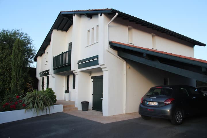 Magnifique Maison Basque Avec Piscine - Espelette