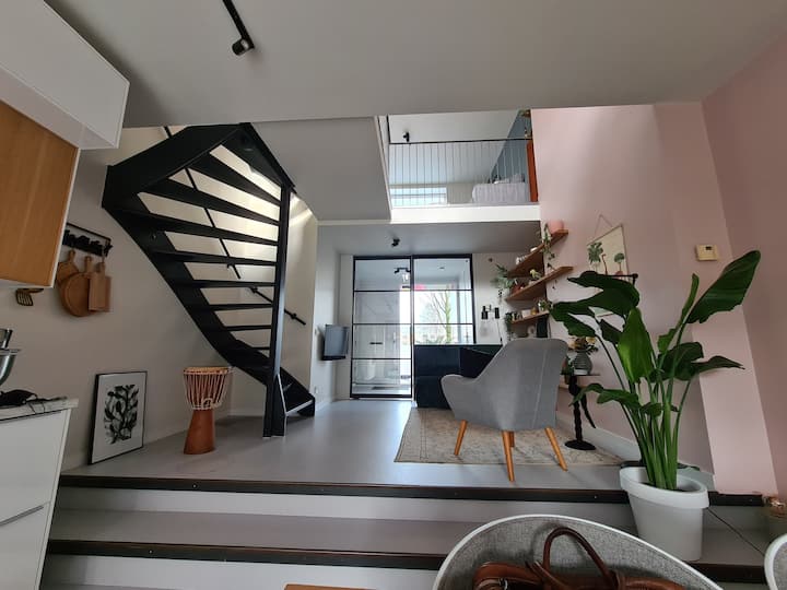 Gewilde 4-laags Woning Kop Van Zuid, Nabij Centrum - Rotterdam