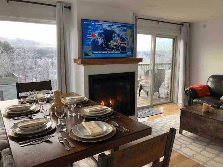 Fully Renovated, Mountain View, 3 Bedrooms, Pool - Stowe, VT