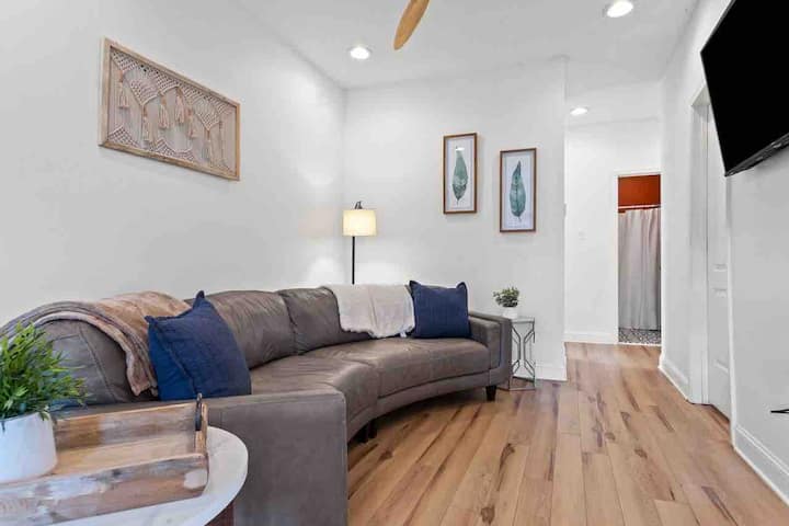 Bluegrass Bungalow - Lexington, KY