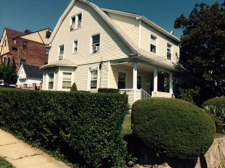 St James Guest House - Yonkers, NY