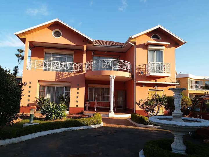 Villa Dans Une Résidence Sécurisée - Antananarivo