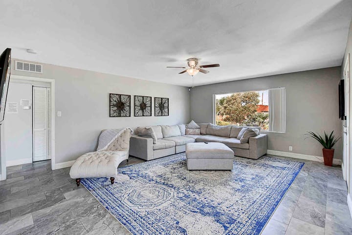 Beautiful Sanctuary, Minutes From The Strip! - Las Vegas, NV