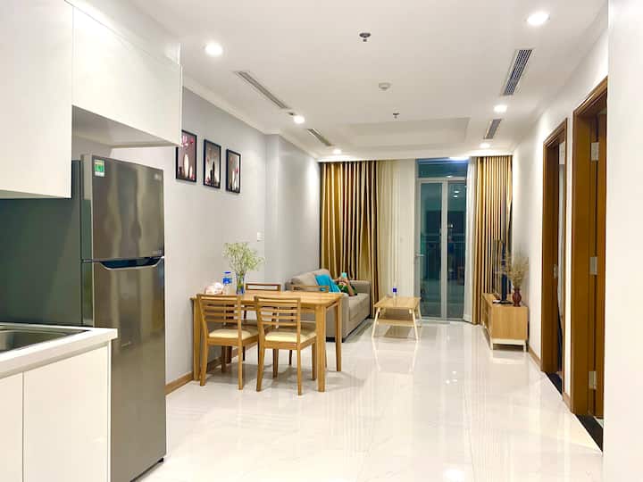 Luxhomes Saigon Warm Designed Next To Landmark 81 - Ho Chi Minh City