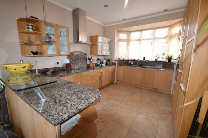 Unique Open-plan Family Home - Leicester