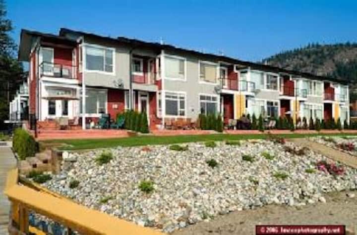 Shuswap Lake - Waterfront Rental - Blind Bay