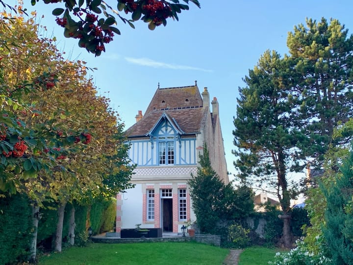 Belle Demeure Authentique, à Deux Pas De La Mer - Luc-sur-Mer
