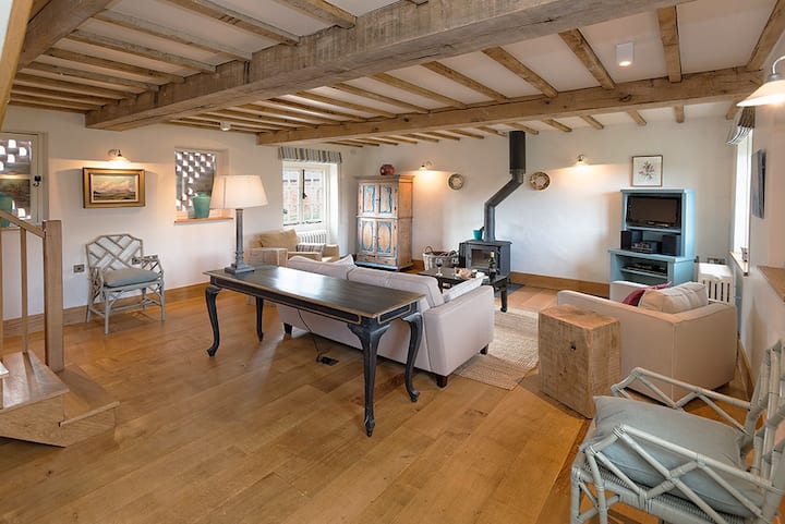 Field House, Collfryn Farm Cottages - North Wales