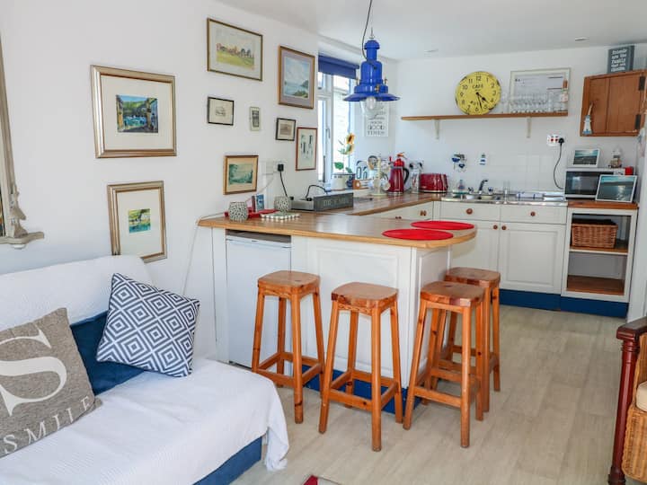The Cabin, Bijou 1 Bed Apartment, Central Salcombe - Kingsbridge