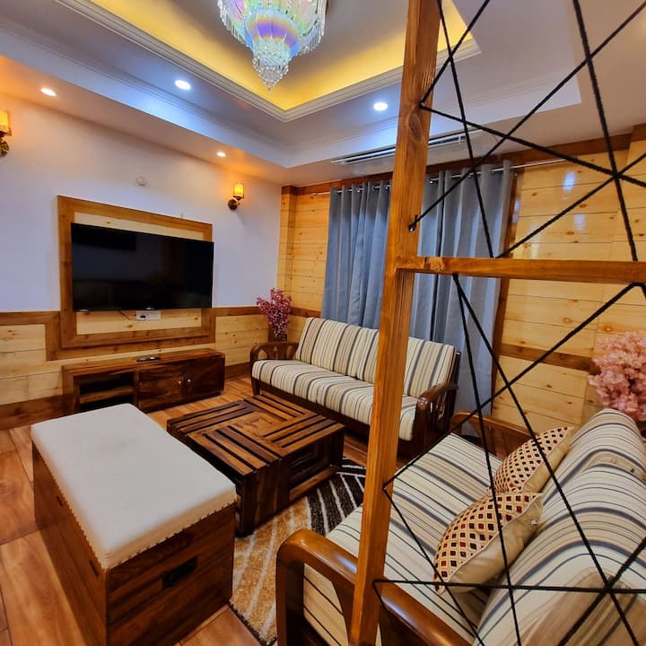 Hilltop Heaven
Luxury Meets Peace - Shimla