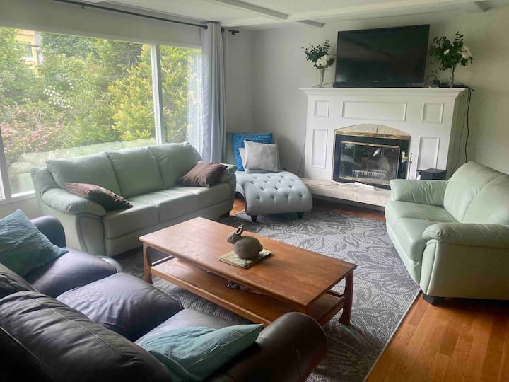 Oasis With Pool, Hot Tub, 5 Minutes To Downtown - Kelowna