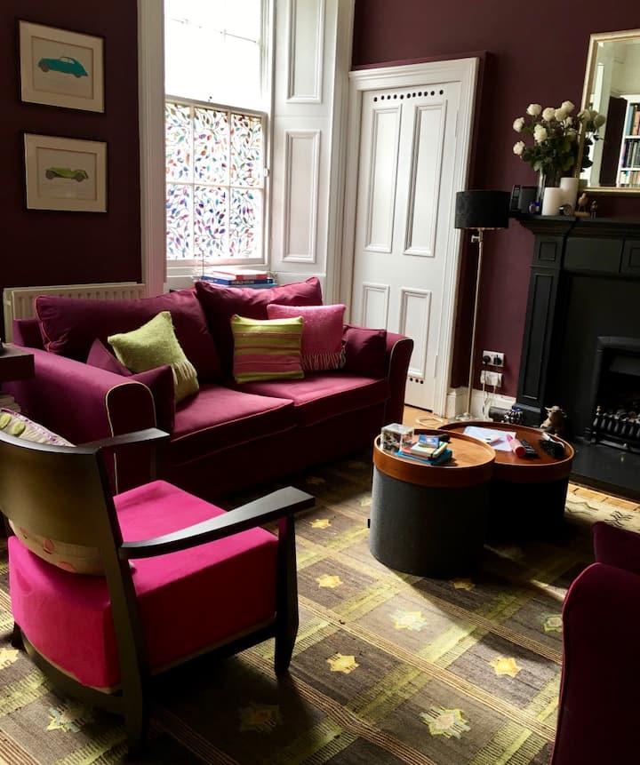 Charming, Cosy & Centrally-located Double Room - 에든버러