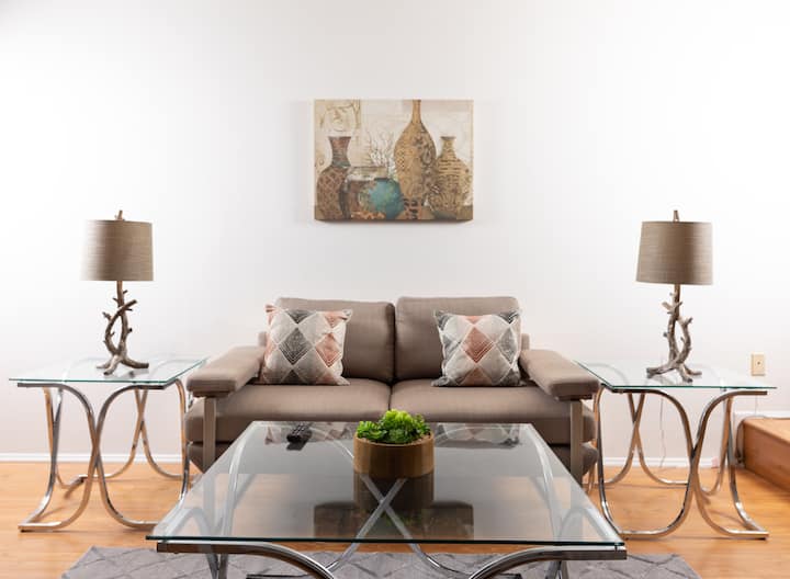 Outstanding Hollywood Studio - Fully Furnished - West Hollywood