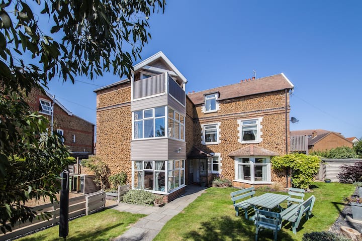 Large 5 Bedroom, House In Hunstanton - Hunstanton