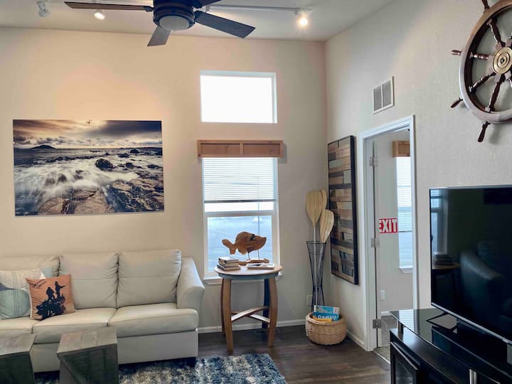 Harborlite Luxury Lodging At The Port *Walk-2-dock - Smith River, CA