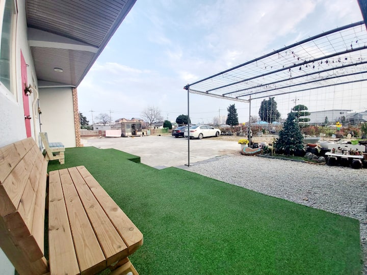 고즈넉한 주문진 "별빛" 아래 머물다. - Gangneung-si