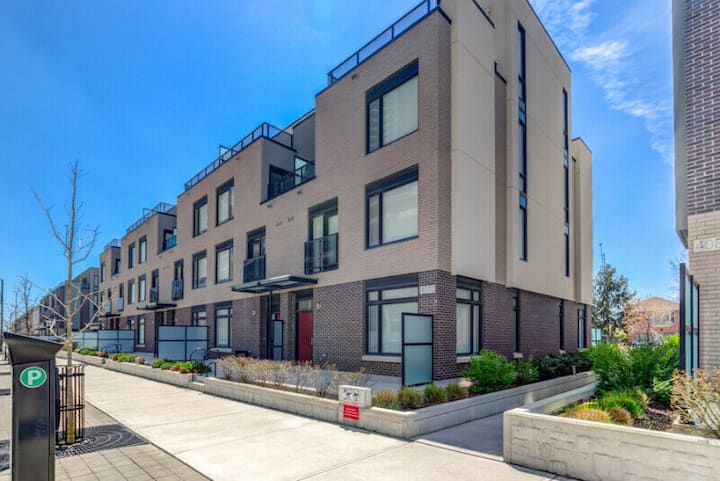 3 Bedroom Mississauga Square One Townhouse 3br32 - Mississauga
