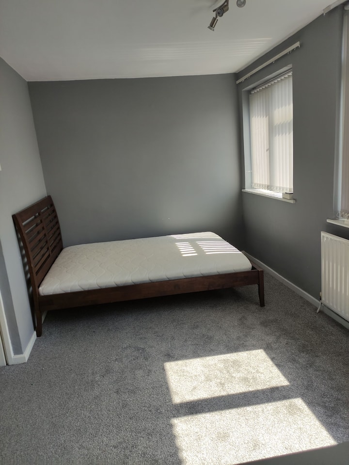 Deluxe Room In Woking Close To Amenities/station - Woking