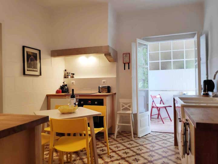 New! Comfortable Beach Flat - Estoril