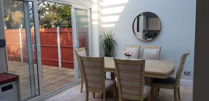 1 Private Bedroom In Spacious Family House - チャタム