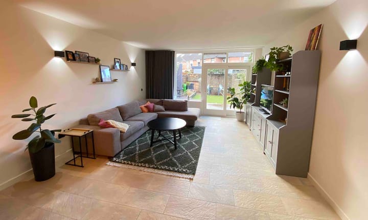 Ruime Woning In Hartje Tilburg. - Tilburg