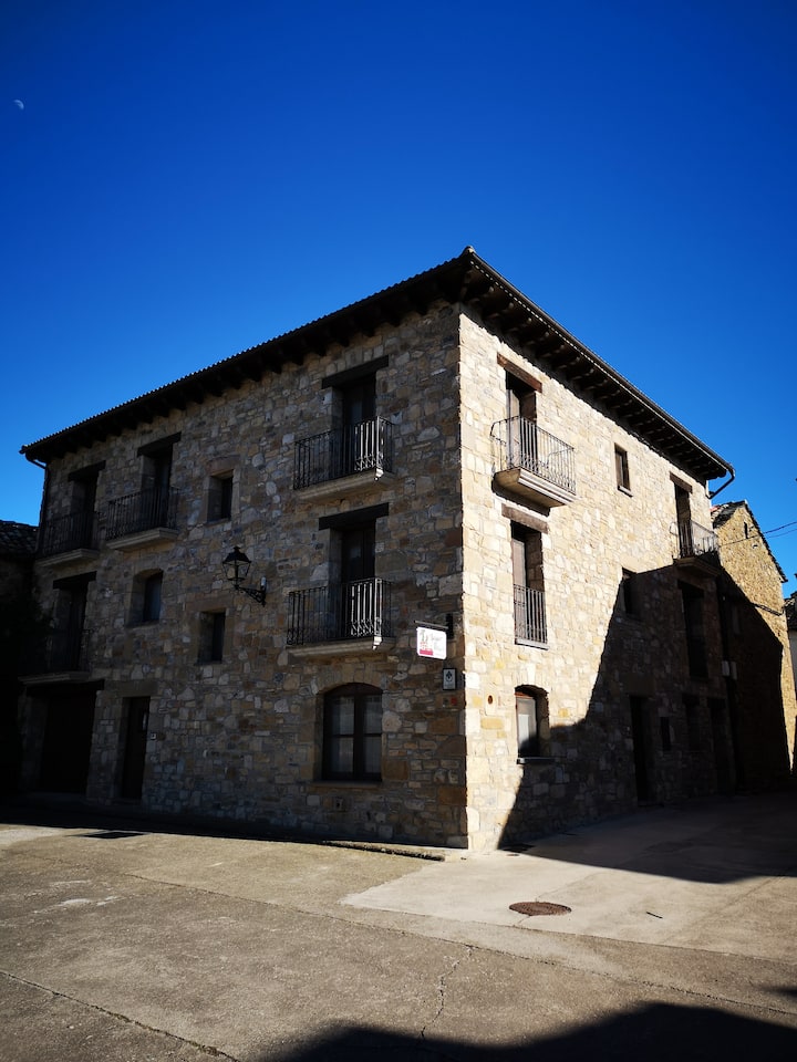 Lagar De Palacio 1. Agroturismo. Visita La Granja - Jaca