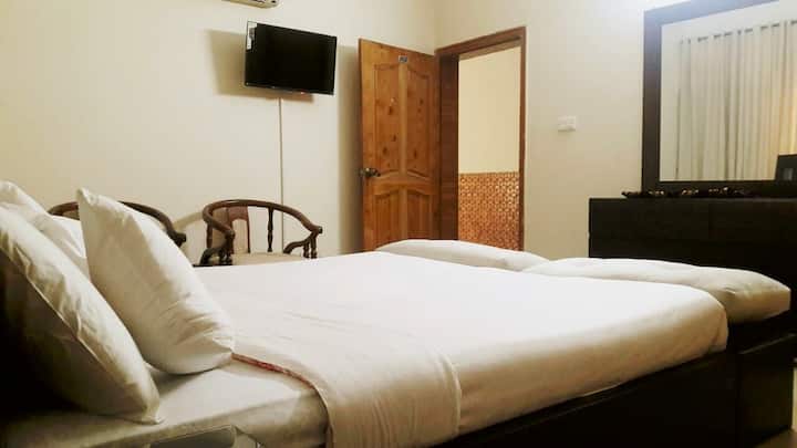 Cheerful Villa With 11 Bedrooms Fully Furnished - Islamabad