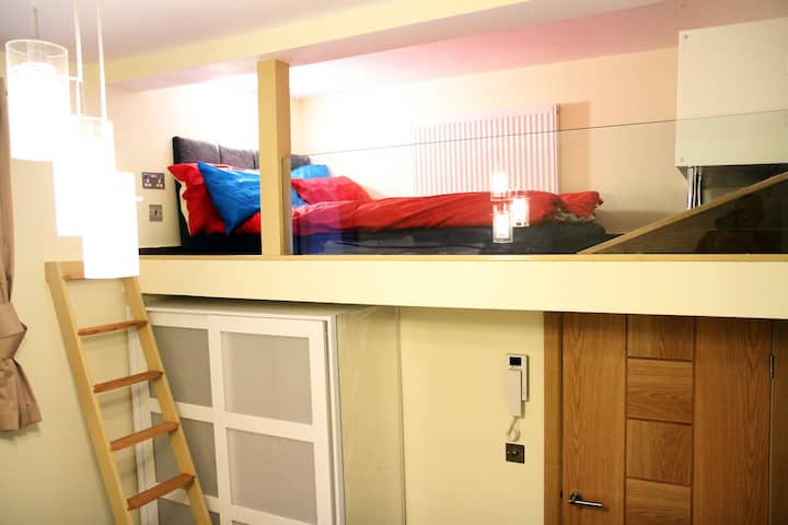 New Cosy Central London Studio. Ideal For Holiday - London