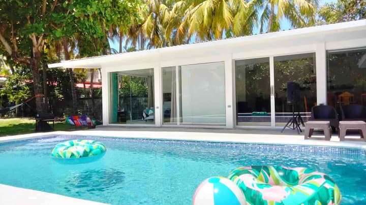 Fiesta, Amigos, Corazon De Costa Del Sol - El Salvador