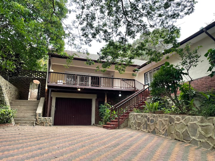 Tranquil, Bright , Spacious Home In Manor Gardens - Durban