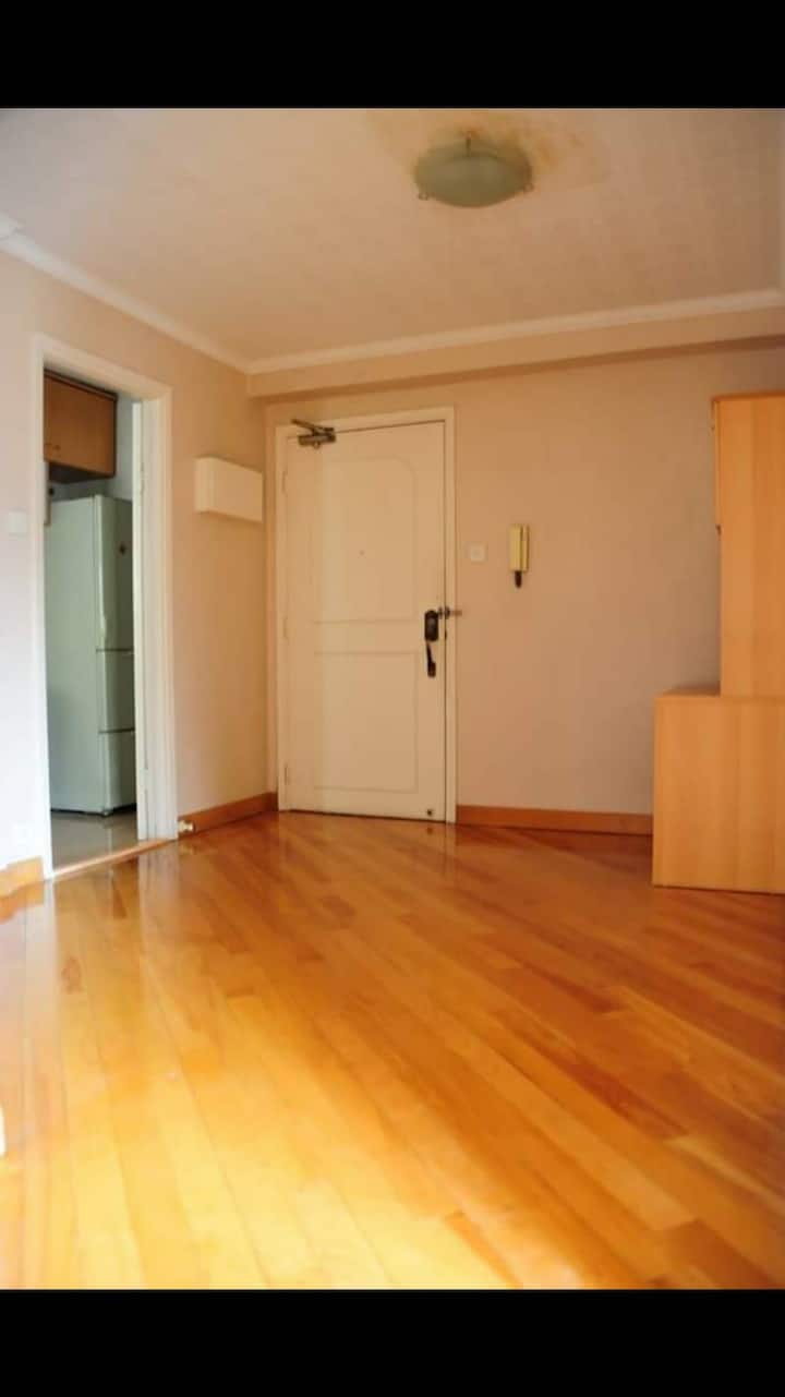 Three Bedrooms Apartment In North Point - Hong Kong