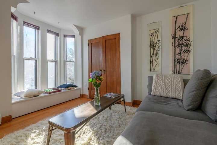 Sunny Duplex With Parking Downtown - Portland, ME