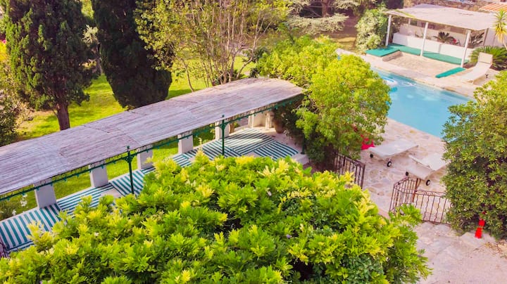 A Wonderful Property By The Sea. - Cassis