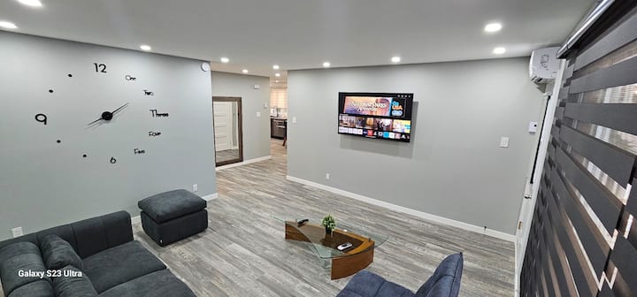 Spacious Bright Apt, Parking And Self Check-in - Boucherville