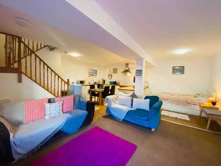 Cavernous Open Plan Town House In St Leonards - Hastings