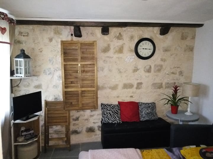 40 Rdc. Indivi. Arbonne  à, 77cely. L'a6 Est à 1km - Barbizon