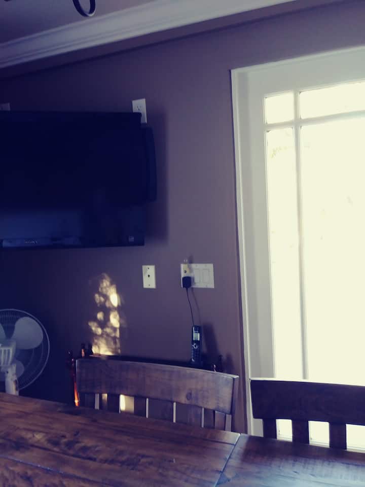 A View, A Pool, New Bathroom, Sleeps 5 - Los Angeles, CA