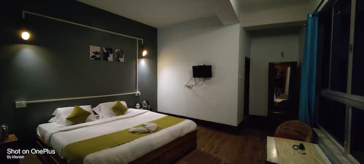 Warm Cozy Rooms With Great Views & Rooftop Dining. - Pelling