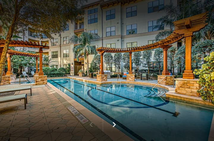 Spacious & Contemporary 2br/2bt | Med Center - Bellaire, TX