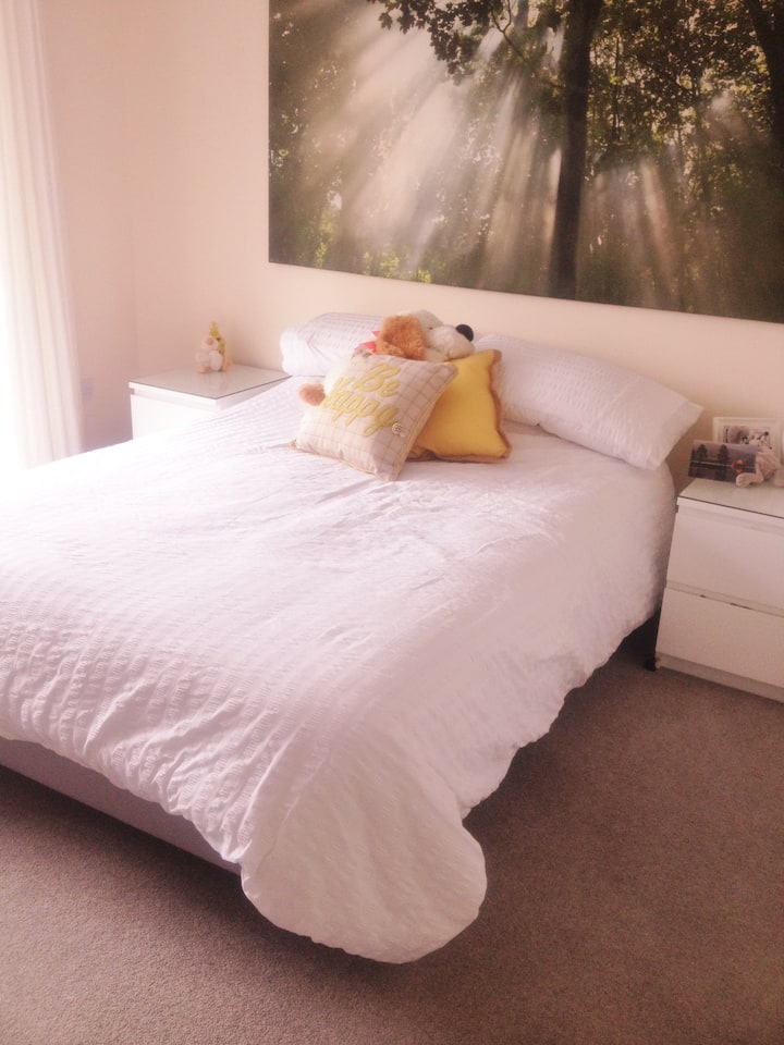 Bright Double Room With Private Bathroom - Edinburgh