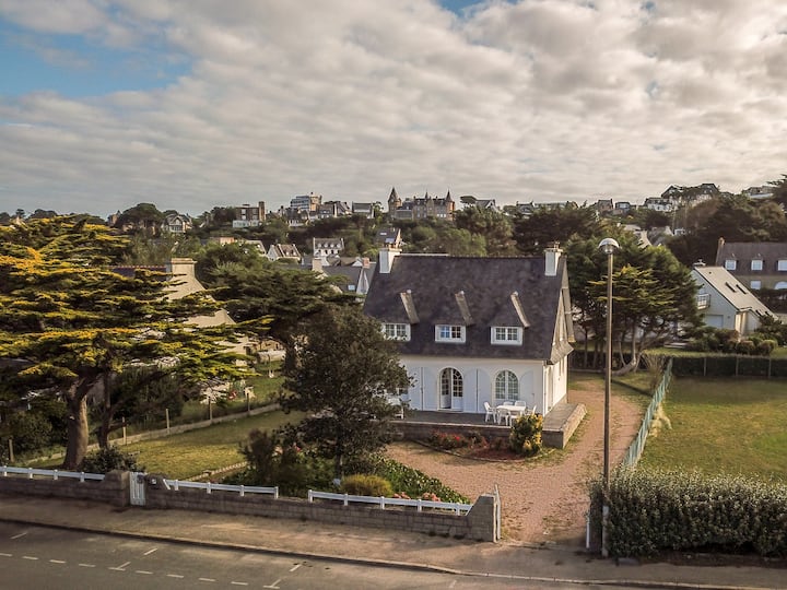 Maison De Vacances Sur La Plage De Tresmeur - Trebeurden