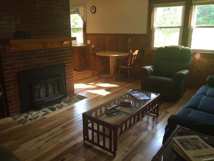 Beautiful Private Lake Front Cottage - Mountain Rest, SC
