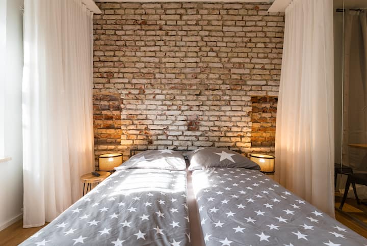 Exklusive Design-2 Zi-wohnung In Der Maxvorstadt - Munich