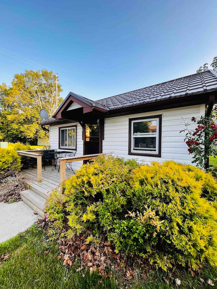 Cozy Lake Huron Cottage Close To Bruce Power - Port Elgin