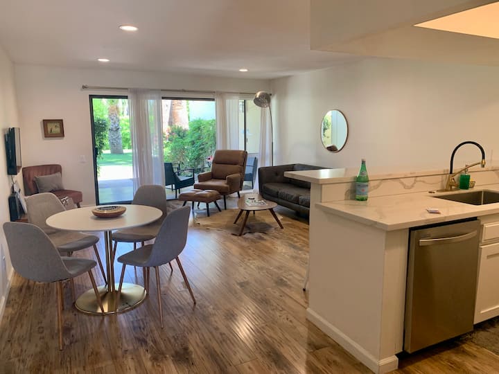 Modern Condo Unit, South Palm Springs, Smoketree Racquet Club, Ground Floor, - Califórnia