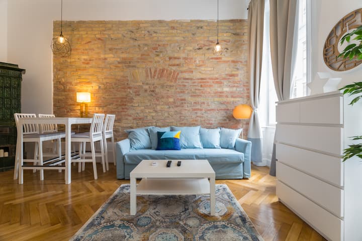 Csányi Mini Hotel In The Soho Of Budapest - Budapest