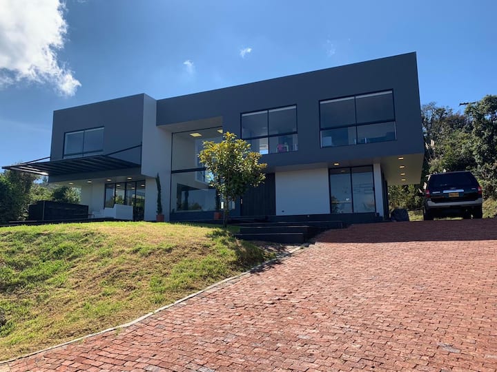 Luxury Nature In The Mountains, Modern Villa. - Cota