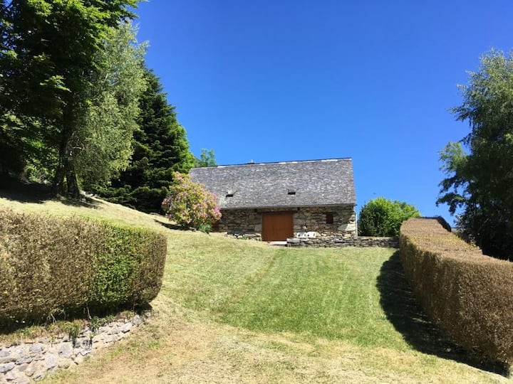 Une Belle Grange Dans Un Cadre Exceptionnel - Laruns