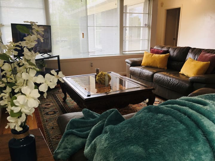 Vibrant Home By Bishop Arts & Downtown - Dallas, TX