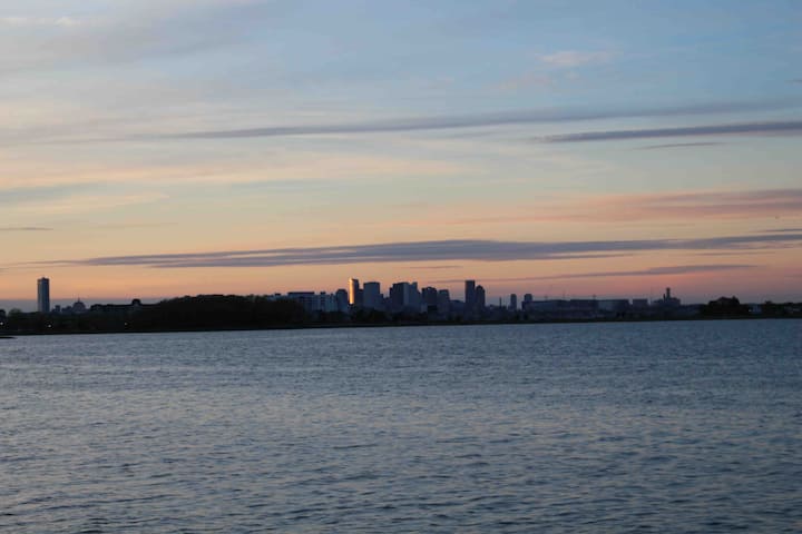 Bay View Private Room W/ Parking! - Quincy, MA